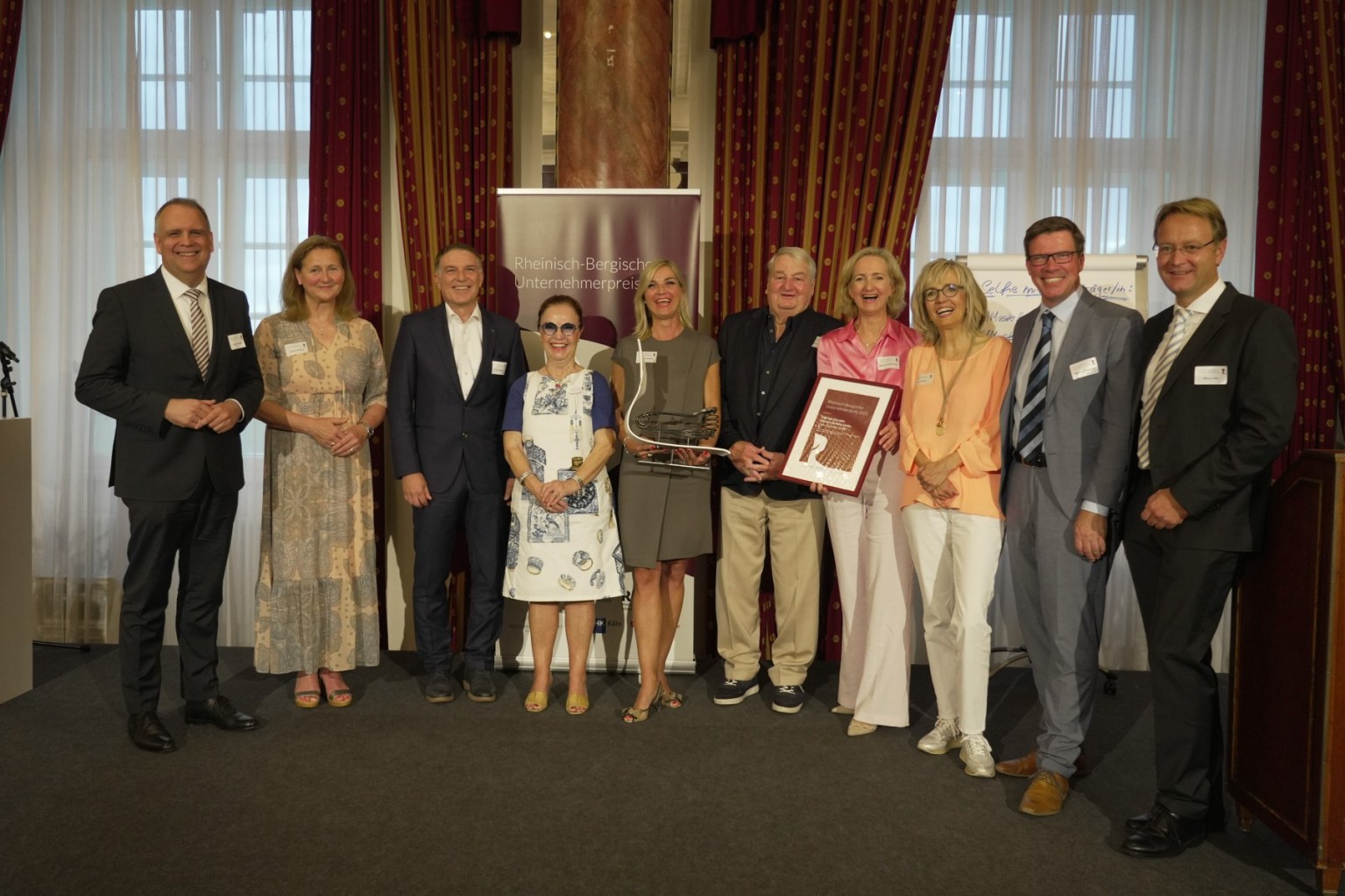 Gabriele und Monika Gieraths gewinnen Unternehmerpreis Rhein-Berg ...