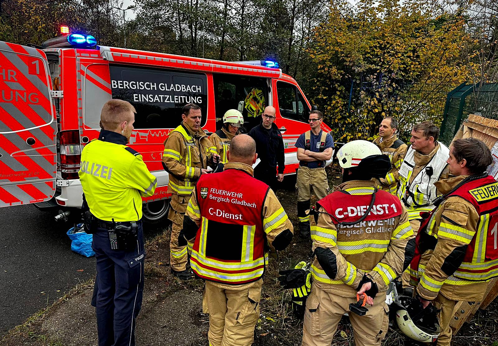 Feuerwehr löscht kleineren Brand bei Zanders – Bürgerportal Bergisch ...