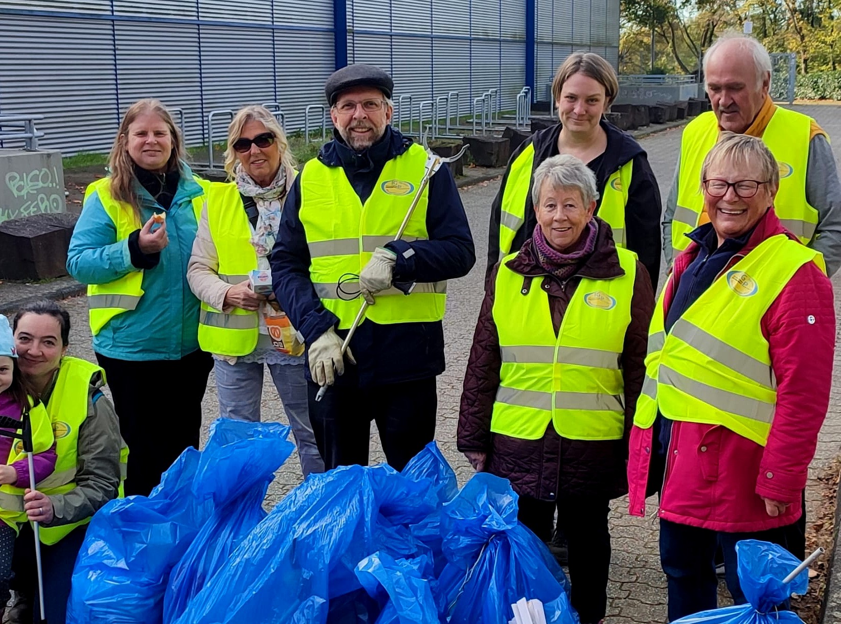 Zehn volle Müllsäcke beim Paffrather Herbstputztag - Bürgerportal ...