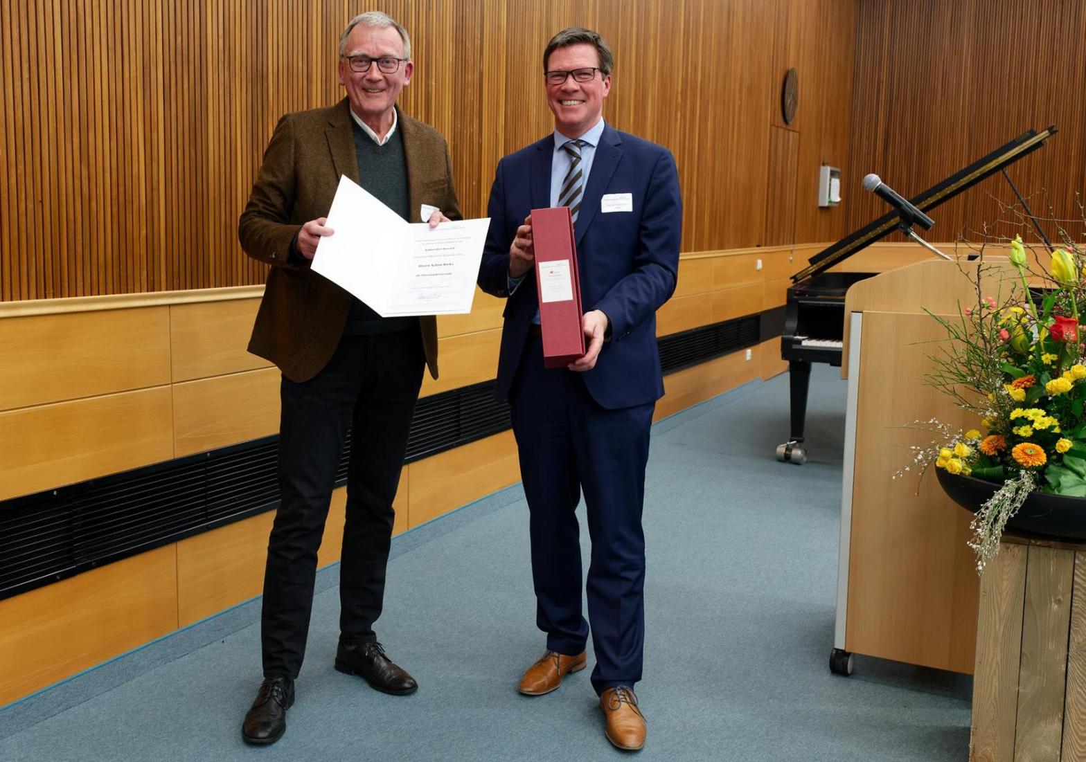 Goldene Ehrennadel für den Motor von Himmel un Ääd - Bürgerportal ...