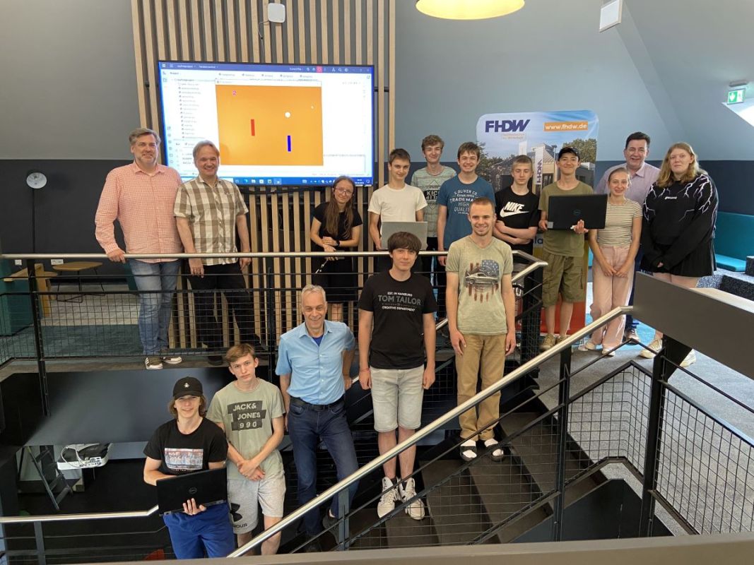 Jugendliche programmierten im MINT-Summercamp altbekannte Computer-Spiele - Bürgerportal ...