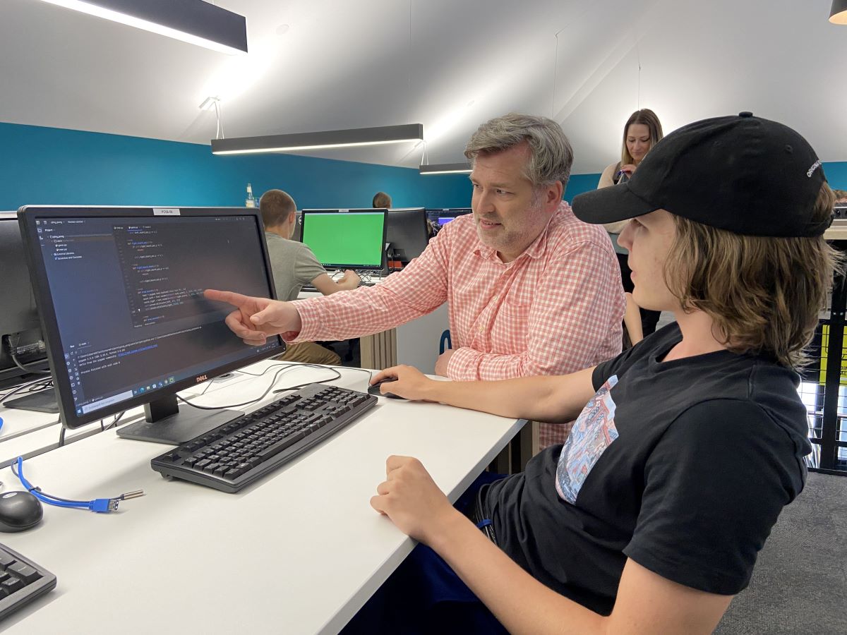 Jugendliche programmierten im MINT-Summercamp altbekannte Computer-Spiele - Bürgerportal ...