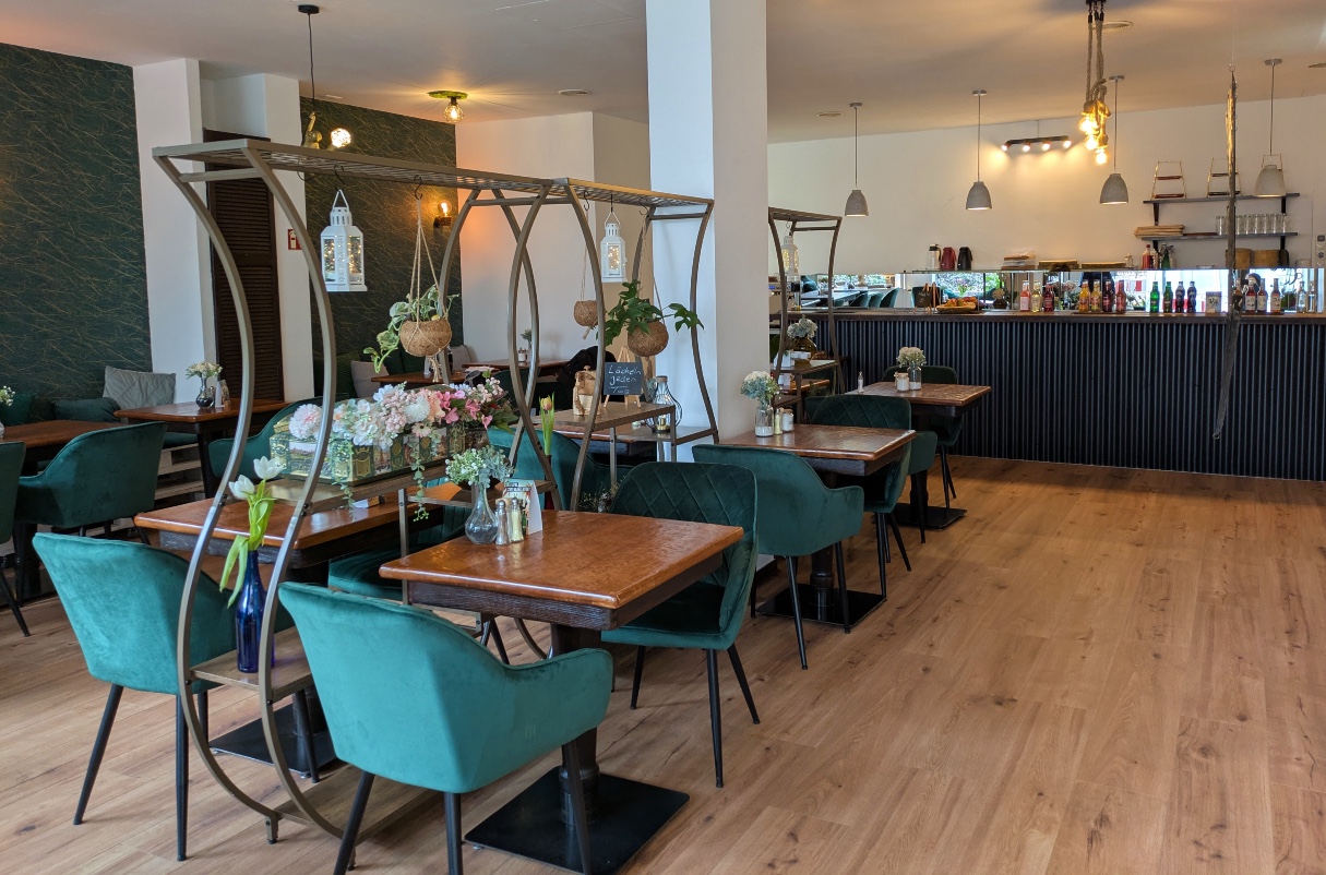 Café Berg überzeugt mit orientalischen Köstlichkeiten - Bürgerportal ...